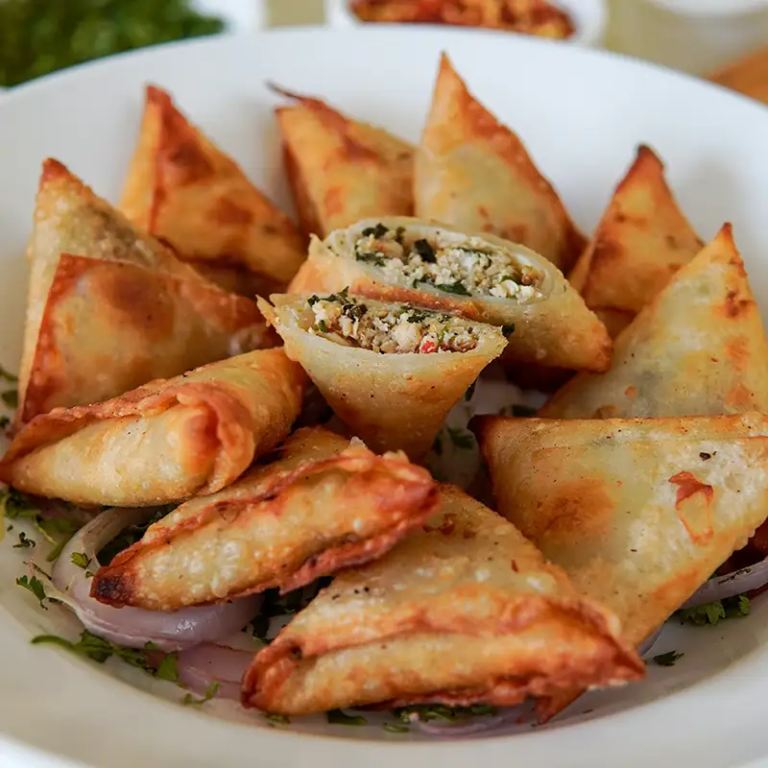 HOME MADE CHICKEN SAMOSA 12 PCS - Zainab Family Mart